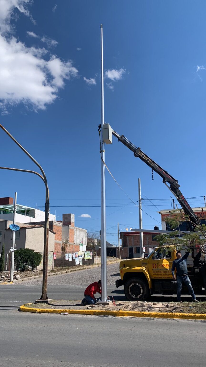 POSTES CUADRADOS PARA CAMARAS - CANOVA Iluminacion